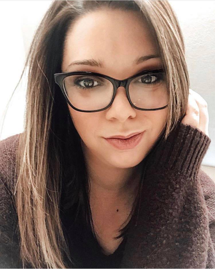 Emma Dawn | We Close Notes